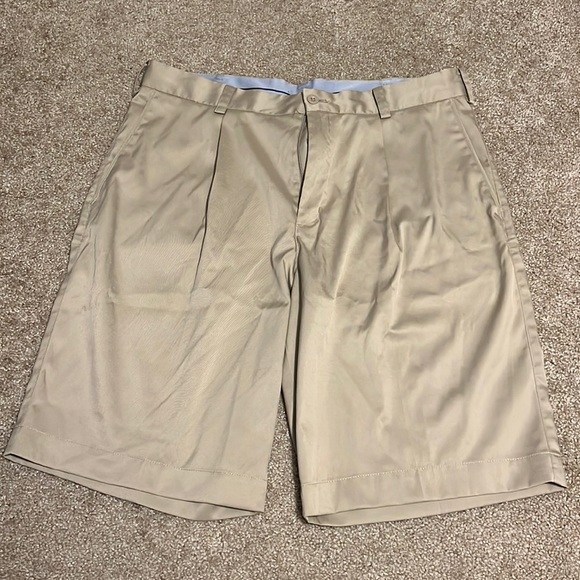 Nike | Shorts | Mens Nike Relaxed Pleated Golf Shorts Khaki Size 34 ...